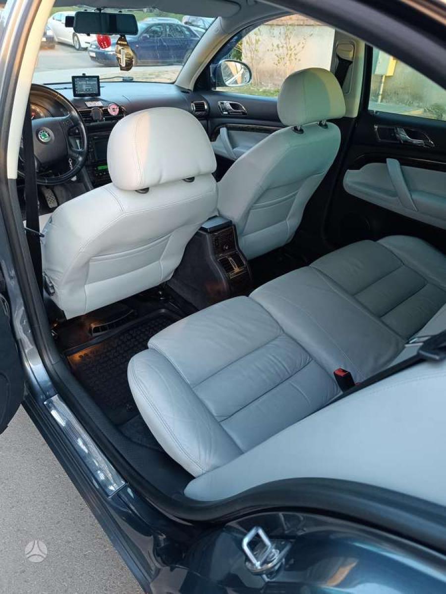 Pelēks Skoda SuperB 2007 Viļņa, ar dzinēja tilpumu 2.50 L un nobraukumu 283 tūkst. km par 2800 €, foto 14 vietnē AUTOMOTO.COM.LV