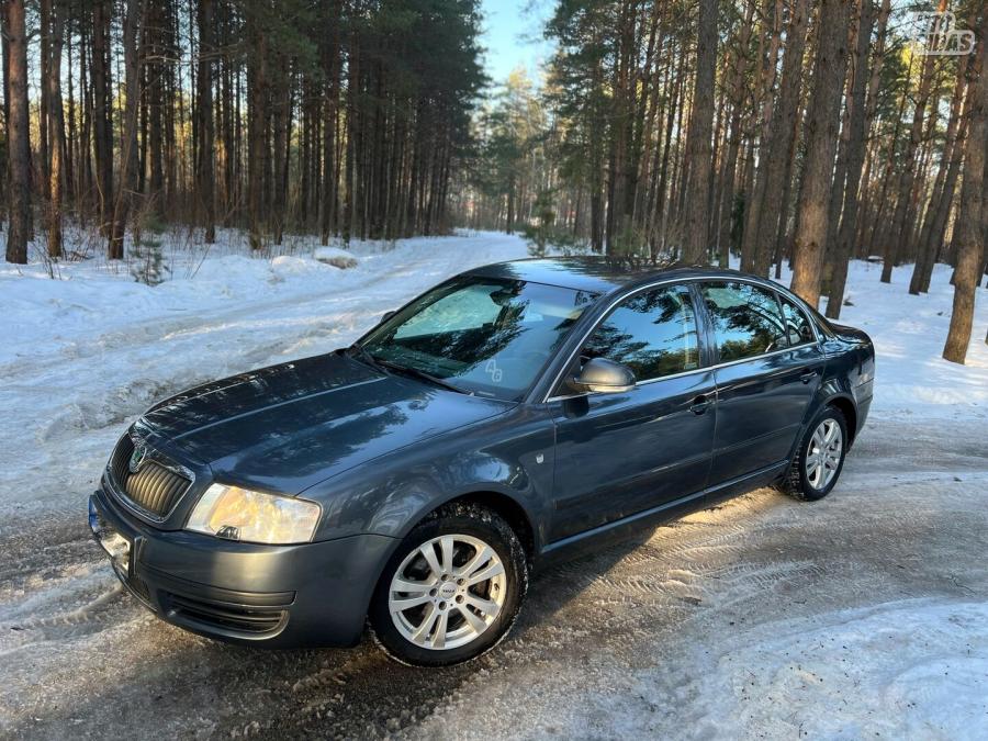 Grey Skoda SuperB 2008 in Vilnius, with an engine capacity of 2.00 L and mileage of 390 thousand km for 2750 €, photo 3 on AUTOMOTO.COM.LV