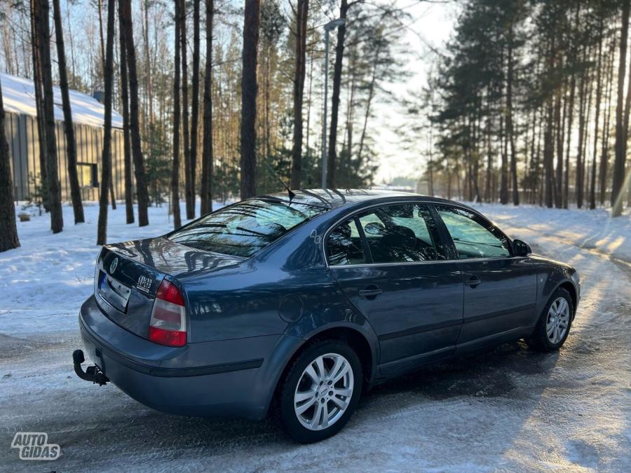 Grey Skoda SuperB 2008 in Vilnius, with an engine capacity of 2.00 L and mileage of 390 thousand km for 2750 €, photo 6 on AUTOMOTO.COM.LV