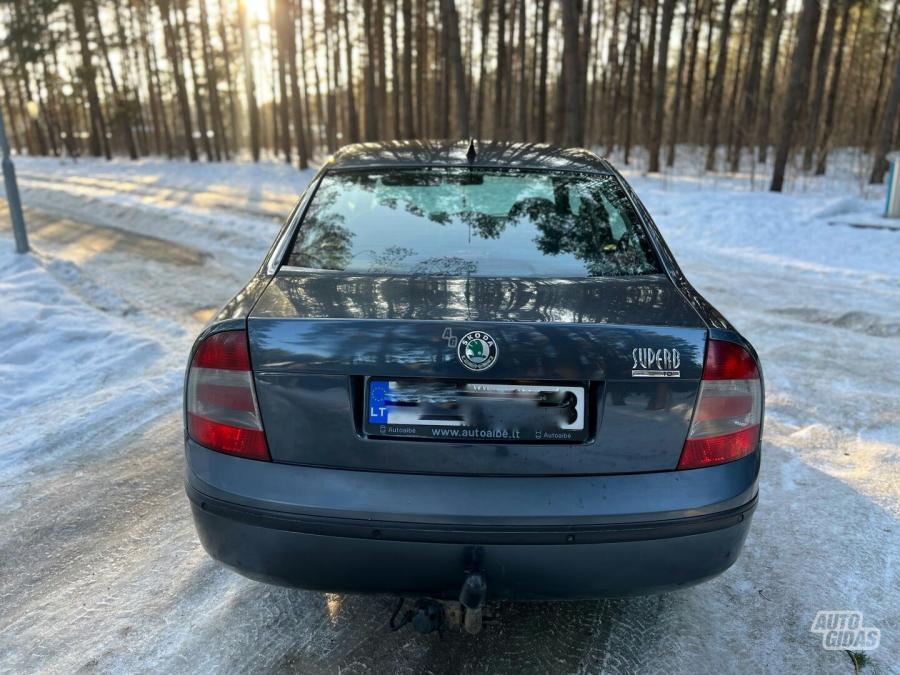 Grey Skoda SuperB 2008 in Vilnius, with an engine capacity of 2.00 L and mileage of 390 thousand km for 2750 €, photo 8 on AUTOMOTO.COM.LV