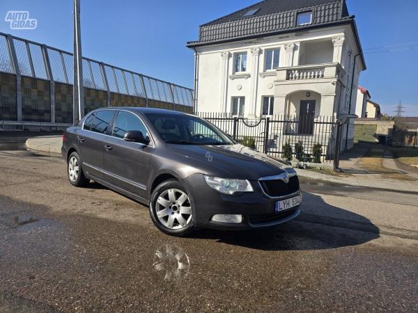 Pelēks Skoda SuperB 2008 Klaipėda, ar dzinēja tilpumu 2.00 L un nobraukumu 300 tūkst. km par 1600 €, foto 1 vietnē AUTOMOTO.COM.LV