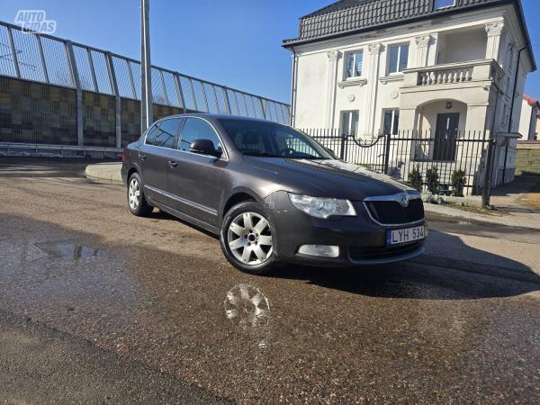 Pelēks Skoda SuperB 2008 Klaipėda, ar dzinēja tilpumu 2.00 L un nobraukumu 300 tūkst. km par 1600 €, foto 5 vietnē AUTOMOTO.COM.LV
