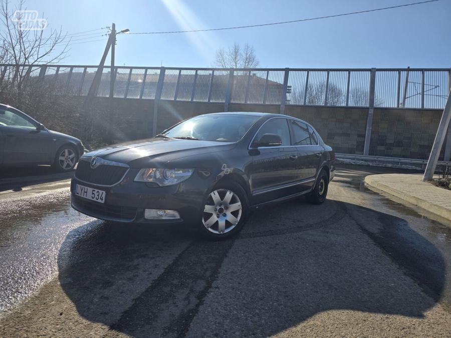 Grey Skoda SuperB 2008 in Klaipeda, with an engine capacity of 2.00 L and mileage of 300 thousand km for 1600 €, photo 6 on AUTOMOTO.COM.LV