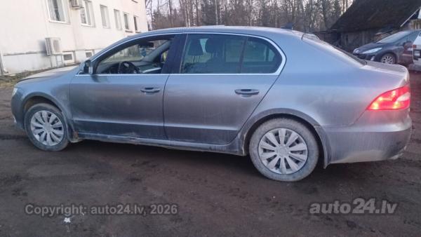 Pelēks Skoda SuperB 2008 Veru, ar dzinēja tilpumu 2.00 L un nobraukumu 411 tūkst. km par 600 €, foto 5 vietnē AUTOMOTO.COM.LV
