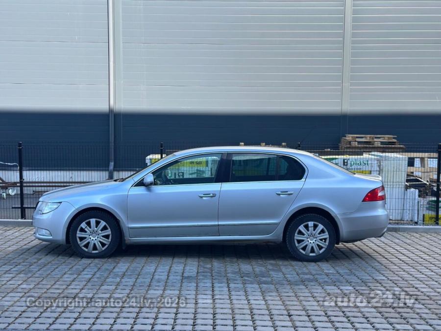 Grey Skoda SuperB 2008 in Tallinn, with an engine capacity of 2.00 L and mileage of 334 thousand km for 2400 €, photo 2 on AUTOMOTO.COM.LV