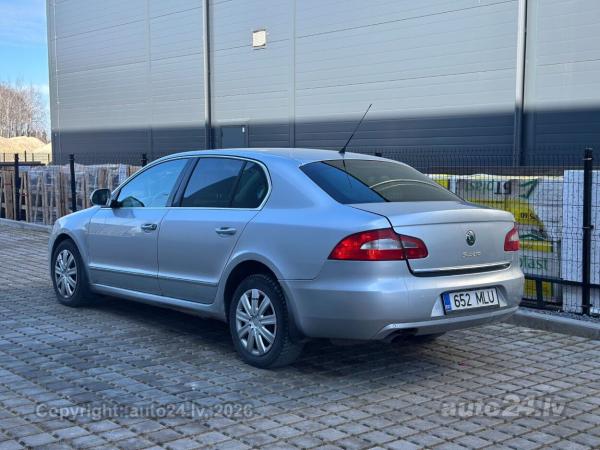 Pelēks Skoda SuperB 2008 Tallina, ar dzinēja tilpumu 2.00 L un nobraukumu 334 tūkst. km par 2400 €, foto 3 vietnē AUTOMOTO.COM.LV