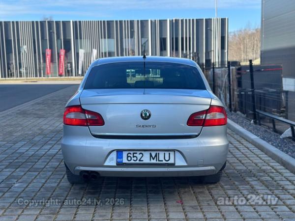 Pelēks Skoda SuperB 2008 Tallina, ar dzinēja tilpumu 2.00 L un nobraukumu 334 tūkst. km par 2400 €, foto 4 vietnē AUTOMOTO.COM.LV