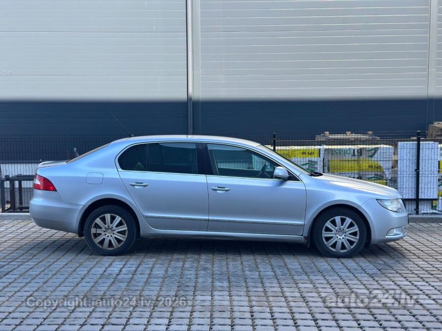 Grey Skoda SuperB 2008 in Tallinn, with an engine capacity of 2.00 L and mileage of 334 thousand km for 2400 €, photo 6 on AUTOMOTO.COM.LV