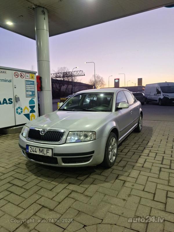 Grey Skoda SuperB 2008 in Tallinn, with an engine capacity of 1.90 L and mileage of 282 thousand km for 2499 €, photo 1 on AUTOMOTO.COM.LV