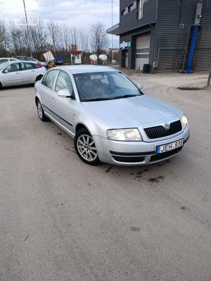 Pelēks Skoda SuperB 2008 Viļņa, ar dzinēja tilpumu 1.90 L un nobraukumu 367 tūkst. km par 1700 €, foto  vietnē AUTOMOTO.COM.LV