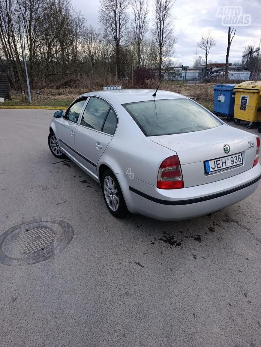 Grey Skoda SuperB 2008 in Vilnius, with an engine capacity of 1.90 L and mileage of 367 thousand km for 1700 €, photo 4 on AUTOMOTO.COM.LV