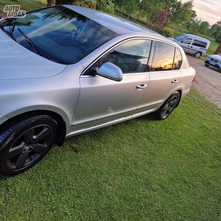 Pelēks Skoda SuperB 2008 Viļņa, ar dzinēja tilpumu 1.90 L un nobraukumu 222 tūkst. km par 2500 €, foto 4 vietnē AUTOMOTO.COM.LV