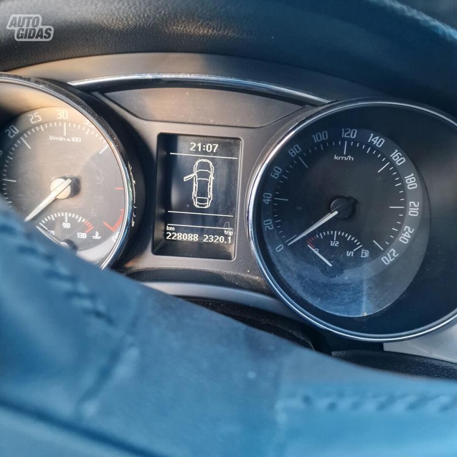 Pelēks Skoda SuperB 2008 Viļņa, ar dzinēja tilpumu 1.90 L un nobraukumu 222 tūkst. km par 2500 €, foto 8 vietnē AUTOMOTO.COM.LV