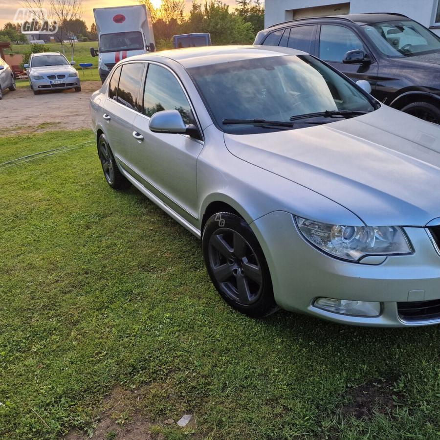 Pelēks Skoda SuperB 2008 Viļņa, ar dzinēja tilpumu 1.90 L un nobraukumu 222 tūkst. km par 2500 €, foto 12 vietnē AUTOMOTO.COM.LV