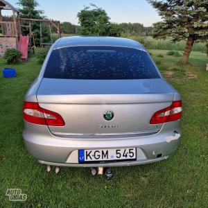 Pelēks Skoda SuperB 2008 Viļņa, ar dzinēja tilpumu 1.90 L un nobraukumu 222 tūkst. km par 2500 €, foto 13 vietnē AUTOMOTO.COM.LV