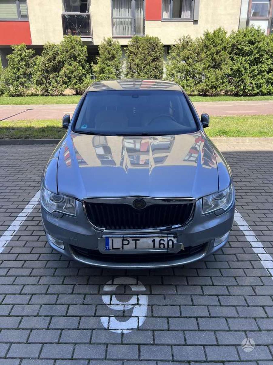 Pelēks Skoda SuperB 2008 Viļņa, ar dzinēja tilpumu 1.80 L un nobraukumu 218 tūkst. km par 1500 €, foto 3 vietnē AUTOMOTO.COM.LV