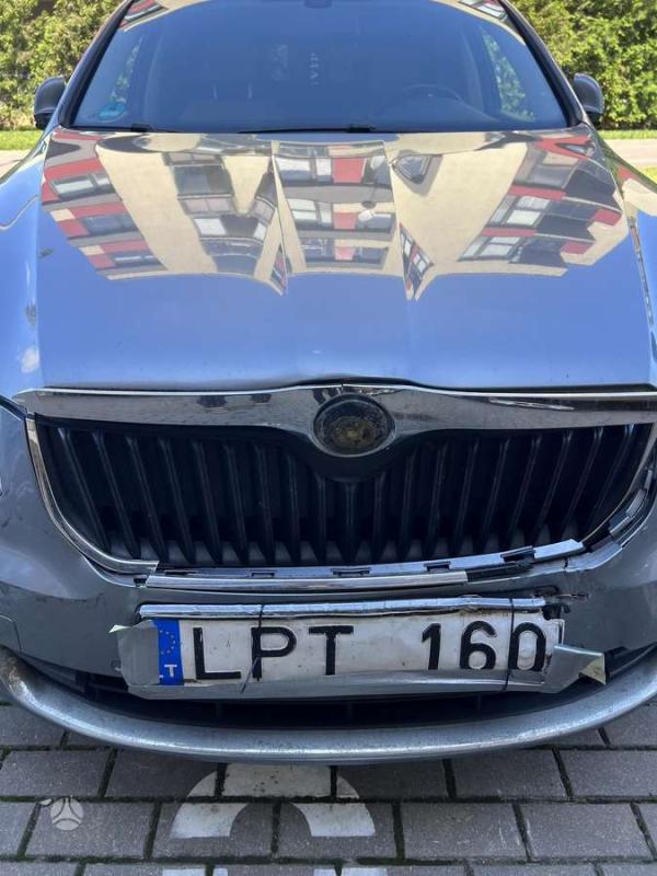 Pelēks Skoda SuperB 2008 Viļņa, ar dzinēja tilpumu 1.80 L un nobraukumu 218 tūkst. km par 1500 €, foto 9 vietnē AUTOMOTO.COM.LV