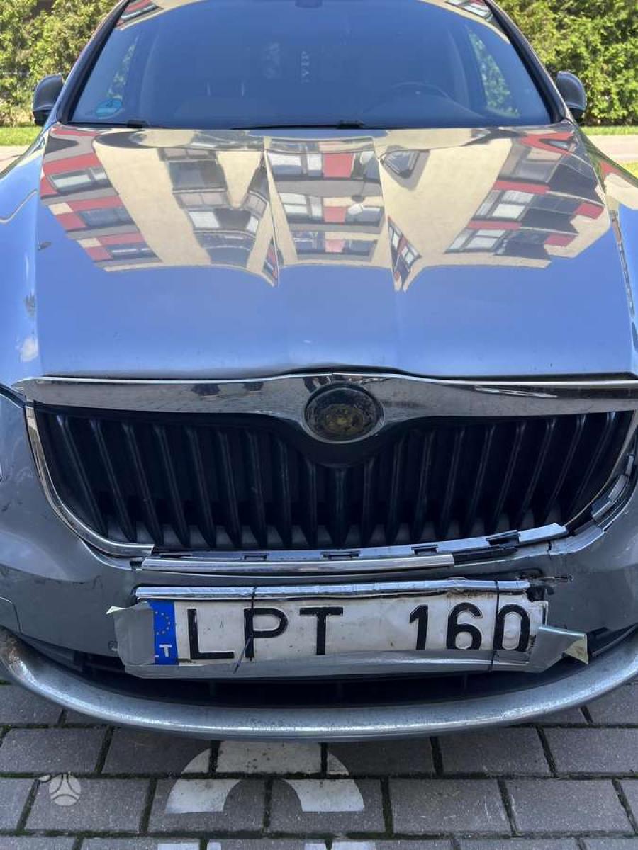 Pelēks Skoda SuperB 2008 Viļņa, ar dzinēja tilpumu 1.80 L un nobraukumu 218 tūkst. km par 1500 €, foto 10 vietnē AUTOMOTO.COM.LV