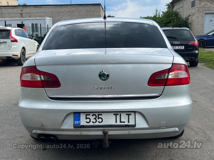 Pelēks Skoda SuperB 2008 Narva, ar dzinēja tilpumu 2.00 L un nobraukumu 480 tūkst. km par 1399 €, foto 5 vietnē AUTOMOTO.COM.LV