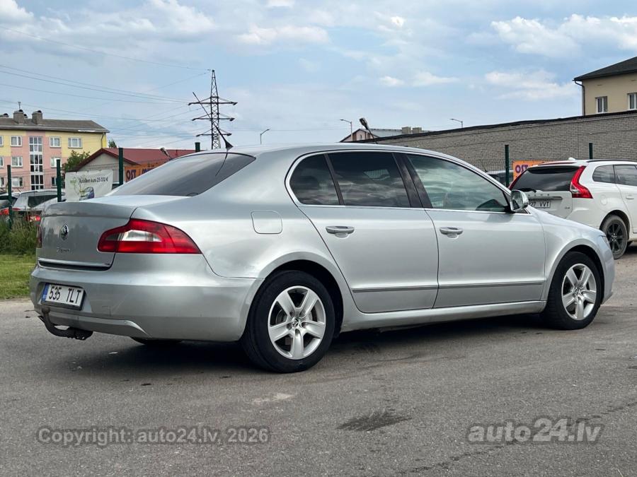 Pelēks Skoda SuperB 2008 Narva, ar dzinēja tilpumu 2.00 L un nobraukumu 480 tūkst. km par 1399 €, foto 6 vietnē AUTOMOTO.COM.LV
