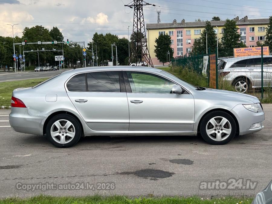 Pelēks Skoda SuperB 2008 Narva, ar dzinēja tilpumu 2.00 L un nobraukumu 480 tūkst. km par 1399 €, foto 7 vietnē AUTOMOTO.COM.LV