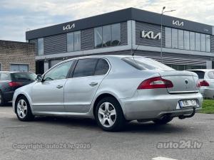 Pelēks Skoda SuperB 2008 Narva, ar dzinēja tilpumu 2.00 L un nobraukumu 480 tūkst. km par 1399 €, foto 8 vietnē AUTOMOTO.COM.LV