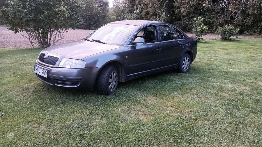 Grey Skoda SuperB 2008 in Panevezys, with an engine capacity of 1.97 L and mileage of 300 thousand km for 1000 €, photo 1 on AUTOMOTO.COM.LV