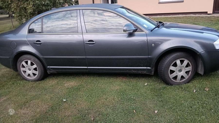 Grey Skoda SuperB 2008 in Panevezys, with an engine capacity of 1.97 L and mileage of 300 thousand km for 1000 €, photo 12 on AUTOMOTO.COM.LV