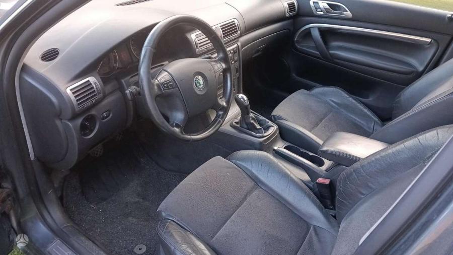 Grey Skoda SuperB 2008 in Panevezys, with an engine capacity of 1.97 L and mileage of 300 thousand km for 1000 €, photo 26 on AUTOMOTO.COM.LV