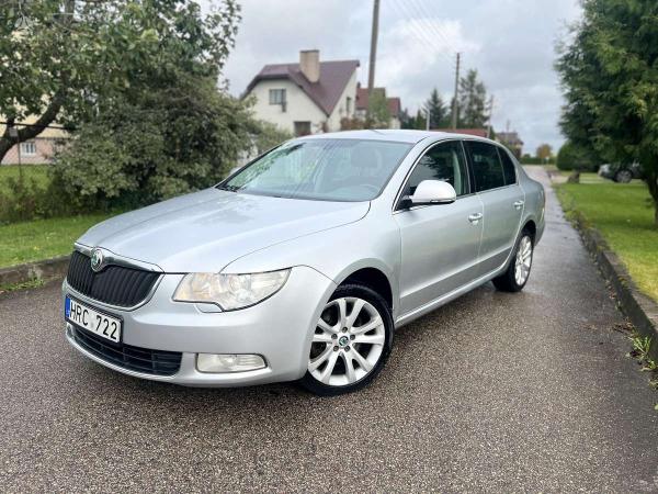 Grey Skoda SuperB 2008 in Vilnius, with an engine capacity of 1.97 L and mileage of 402 thousand km for 2500 €, photo 1 on AUTOMOTO.COM.LV