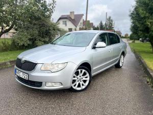 Grey Skoda SuperB 2008 in Vilnius, with an engine capacity of 1.97 L and mileage of 402 thousand km for 2500 €, photo 1 on AUTOMOTO.COM.LV