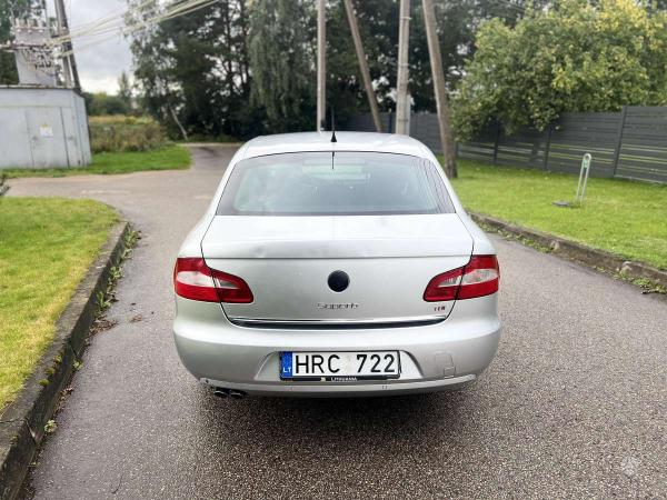 Grey Skoda SuperB 2008 in Vilnius, with an engine capacity of 1.97 L and mileage of 402 thousand km for 2500 €, photo 7 on AUTOMOTO.COM.LV
