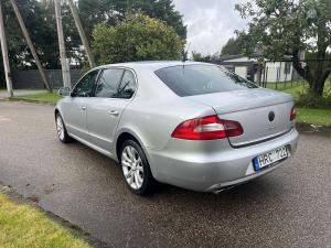 Grey Skoda SuperB 2008 in Vilnius, with an engine capacity of 1.97 L and mileage of 402 thousand km for 2500 €, photo 8 on AUTOMOTO.COM.LV
