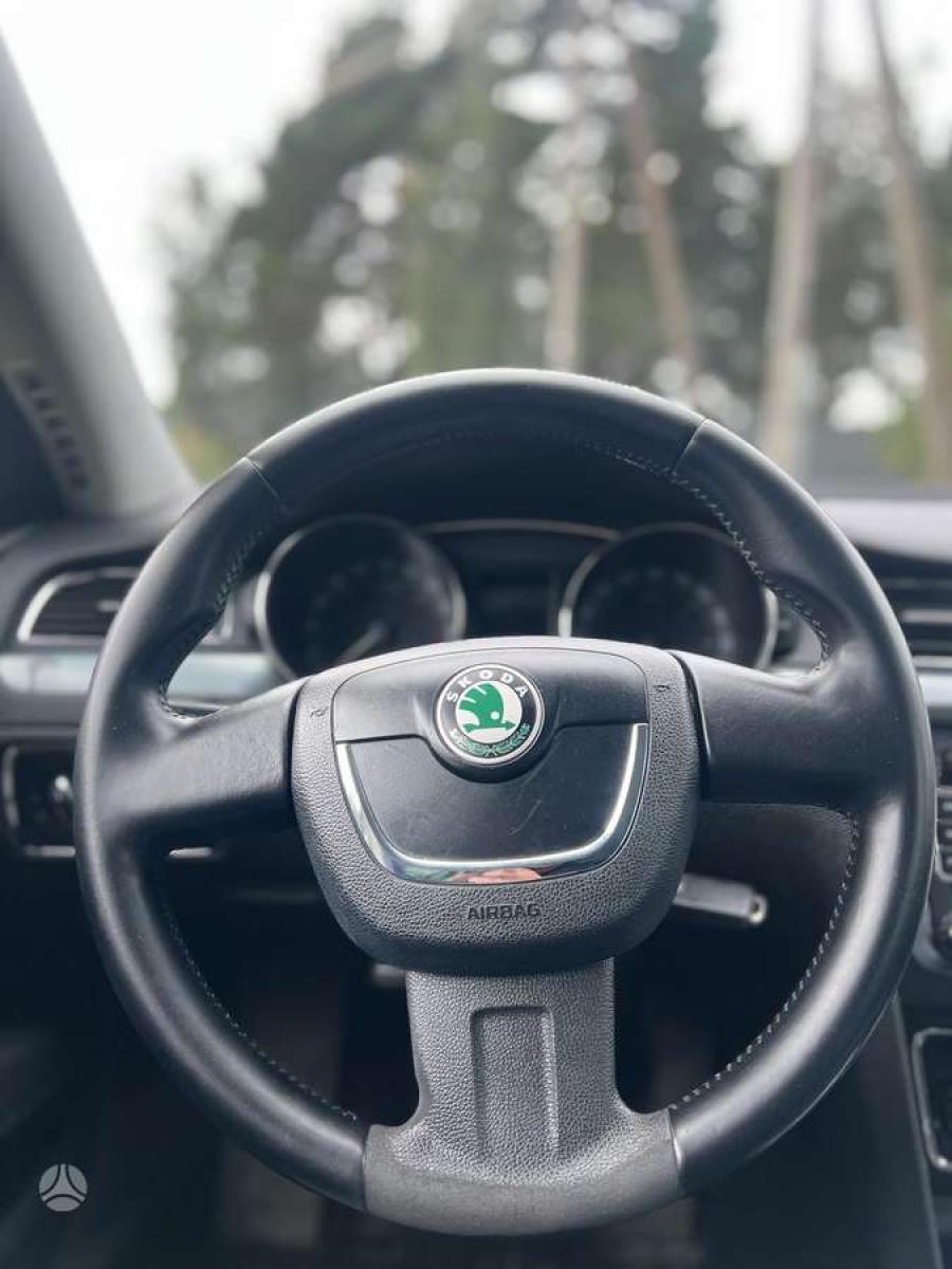 Grey Skoda SuperB 2008 in Vilnius, with an engine capacity of 1.97 L and mileage of 402 thousand km for 2500 €, photo 13 on AUTOMOTO.COM.LV
