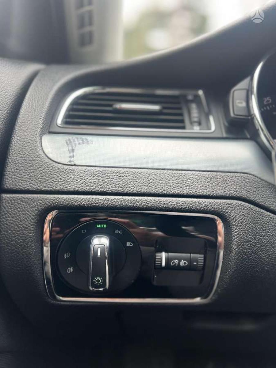 Grey Skoda SuperB 2008 in Vilnius, with an engine capacity of 1.97 L and mileage of 402 thousand km for 2500 €, photo 16 on AUTOMOTO.COM.LV