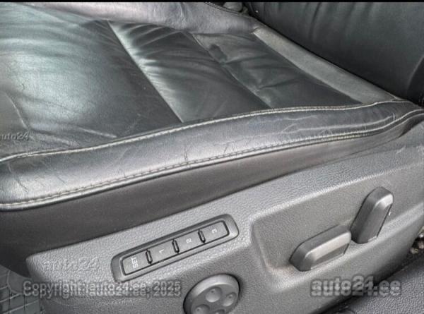 Grey Skoda SuperB 2009 in Tallinn, with an engine capacity of 3.60 L and mileage of 289 thousand km for 7999 €, photo 11 on AUTOMOTO.COM.LV