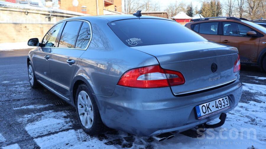 Pelēks Skoda SuperB 2009 Rīga, ar dzinēja tilpumu 2.00 L un nobraukumu 0 tūkst. km par 4400 €, foto 4 vietnē AUTOMOTO.COM.LV