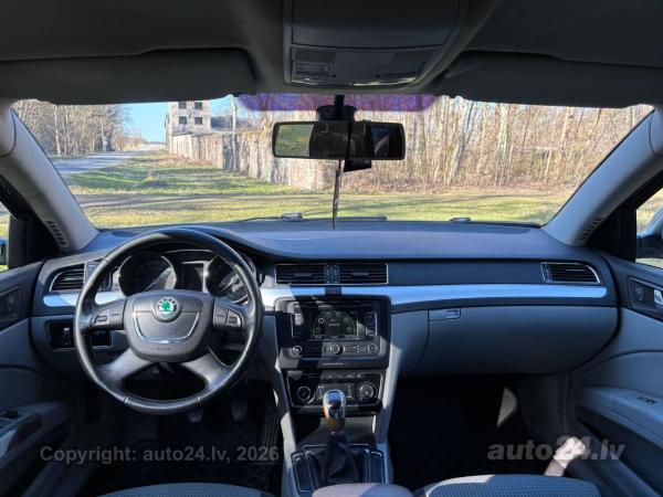 Pelēks Skoda SuperB 2009 Pērnava, ar dzinēja tilpumu 2.00 L un nobraukumu 646 tūkst. km par 3000 €, foto 5 vietnē AUTOMOTO.COM.LV