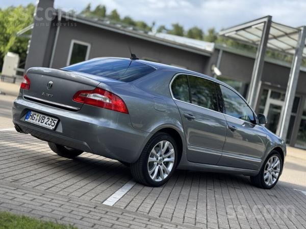 Grey Skoda SuperB 2009 in Jurmala, with an engine capacity of 1.80 L and mileage of 0 thousand km for 4990 €, photo 2 on AUTOMOTO.COM.LV