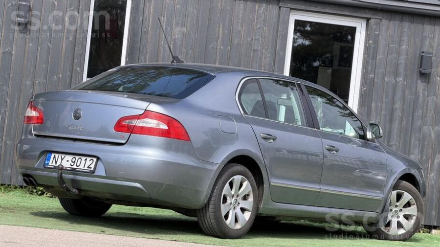 Grey Skoda SuperB 2009 in Riga, with an engine capacity of 2.00 L and mileage of 293 thousand km for 3450 €, photo 5 on AUTOMOTO.COM.LV