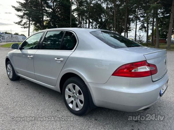 Grey Skoda SuperB 2009 in Tallinn, with an engine capacity of 1.80 L and mileage of 146 thousand km for 3900 €, photo 6 on AUTOMOTO.COM.LV