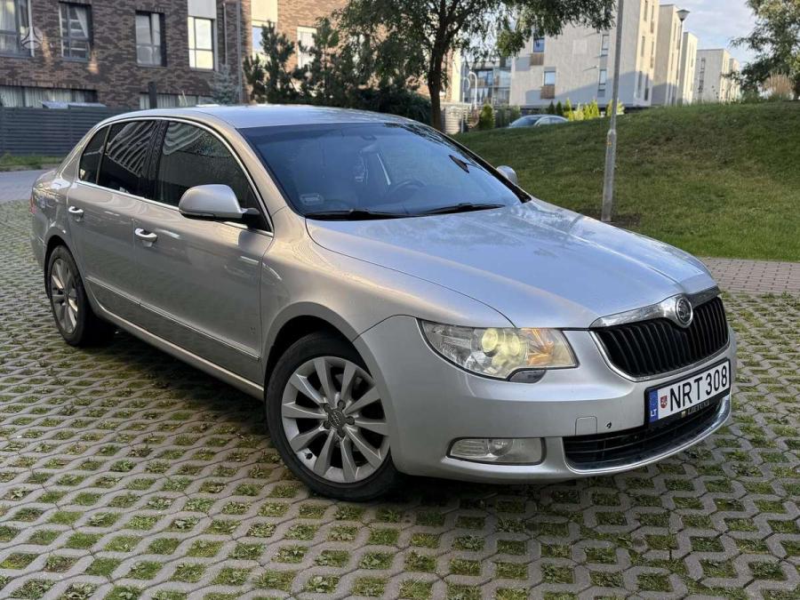 Pelēks Skoda SuperB 2009 Viļņa, ar dzinēja tilpumu 1.97 L un nobraukumu 294 tūkst. km par 3600 €, foto 3 vietnē AUTOMOTO.COM.LV