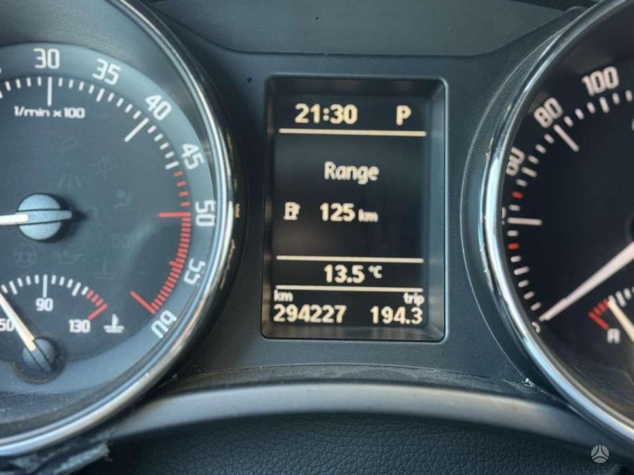 Pelēks Skoda SuperB 2009 Viļņa, ar dzinēja tilpumu 1.97 L un nobraukumu 294 tūkst. km par 3600 €, foto 14 vietnē AUTOMOTO.COM.LV