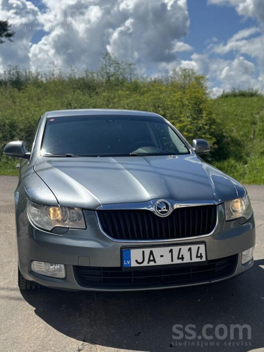 Pelēks Skoda SuperB 2010 Daugavpils, ar dzinēja tilpumu 1.90 L un nobraukumu 288 tūkst. km par 5200 €, foto 1 vietnē AUTOMOTO.COM.LV