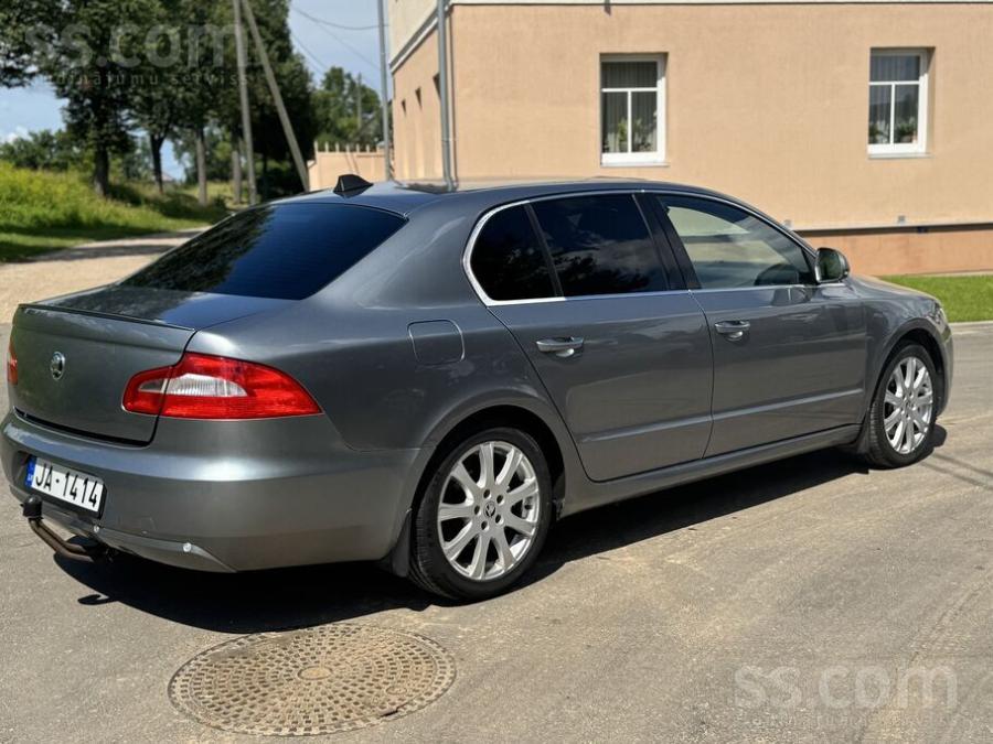 Pelēks Skoda SuperB 2010 Daugavpils, ar dzinēja tilpumu 1.90 L un nobraukumu 288 tūkst. km par 5200 €, foto 7 vietnē AUTOMOTO.COM.LV