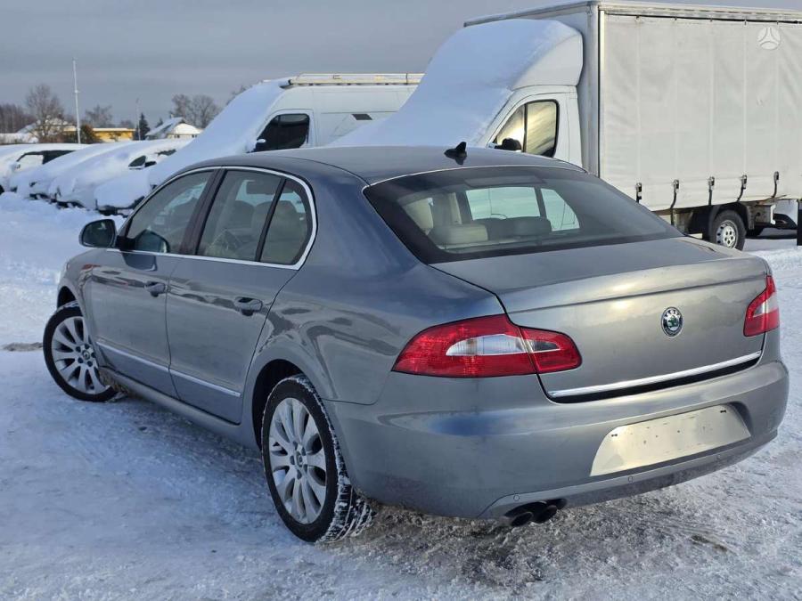 Pelēks Skoda SuperB 2010 Tauragė, ar dzinēja tilpumu 2.00 L un nobraukumu 249 tūkst. km par 4900 €, foto 8 vietnē AUTOMOTO.COM.LV