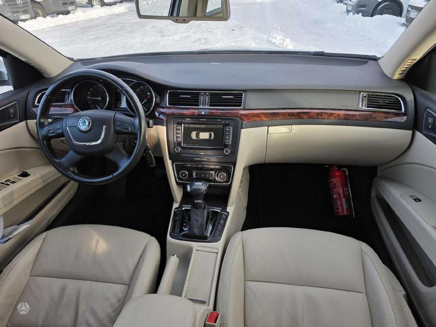 Pelēks Skoda SuperB 2010 Tauragė, ar dzinēja tilpumu 2.00 L un nobraukumu 249 tūkst. km par 4900 €, foto 12 vietnē AUTOMOTO.COM.LV