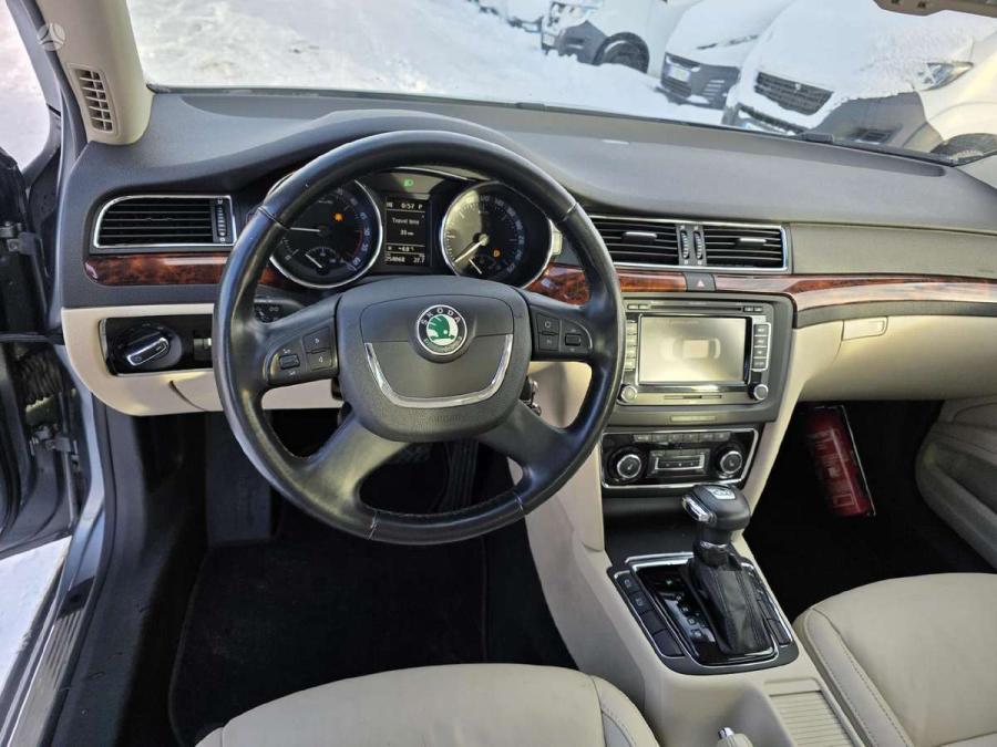 Pelēks Skoda SuperB 2010 Tauragė, ar dzinēja tilpumu 2.00 L un nobraukumu 252 tūkst. km par 4650 €, foto 11 vietnē AUTOMOTO.COM.LV