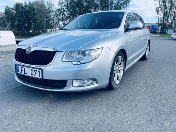 Pelēks Skoda SuperB 2010 Viļņa, ar dzinēja tilpumu 1.80 L un nobraukumu 244 tūkst. km par 2200 €, foto 1 vietnē AUTOMOTO.COM.LV