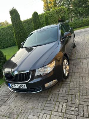 Grey Skoda SuperB 2010 in Tallinn, with an engine capacity of 1.80 L and mileage of 307 thousand km for 3850 €, photo  on AUTOMOTO.COM.LV